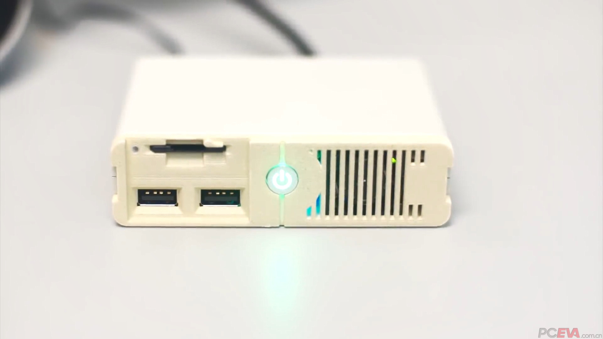 迷你PC复活DOS时代游戏_PCEVA,PC绝对领域,探寻真正的电脑知识