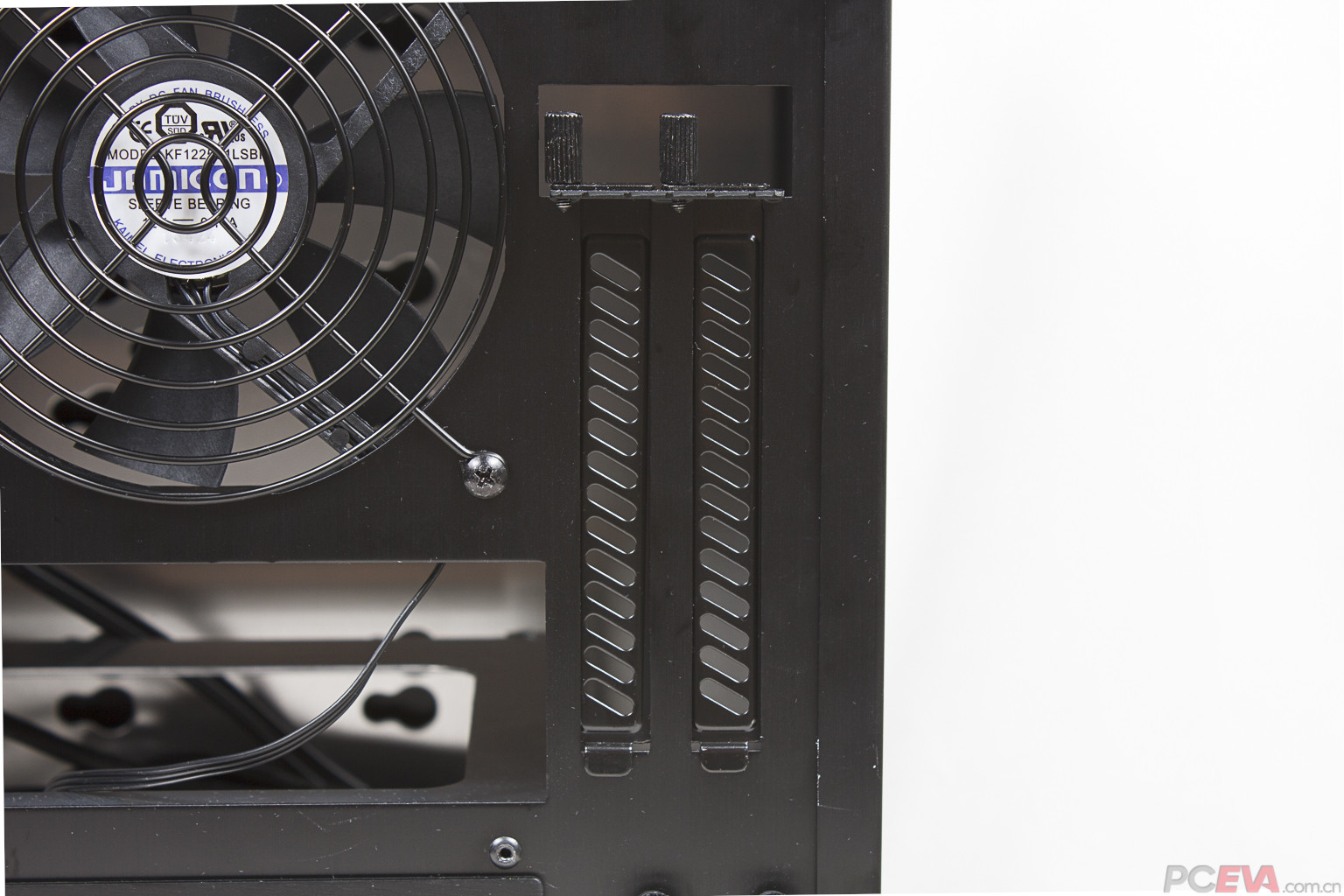 高性能的敞篷小跑车 联力PC-Q33评测_电脑知识论坛_PCEVA,PC绝对领域,探寻真正的电脑知识