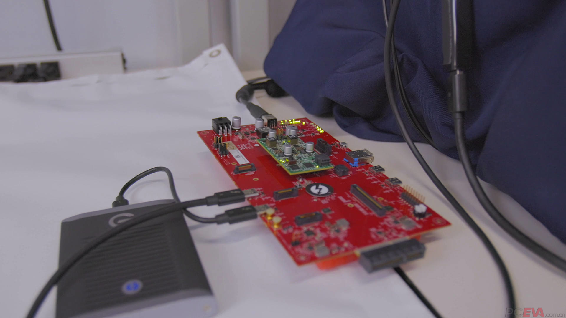 英特尔介绍下一代Thunderbolt技术_PCEVA,PC绝对领域,探寻真正的电脑知识