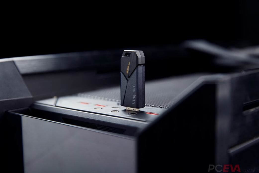 酷黑造型伸缩设计 金士顿推出DTXON闪存盘_PCEVA,PC绝对领域,探寻真正的电脑知识